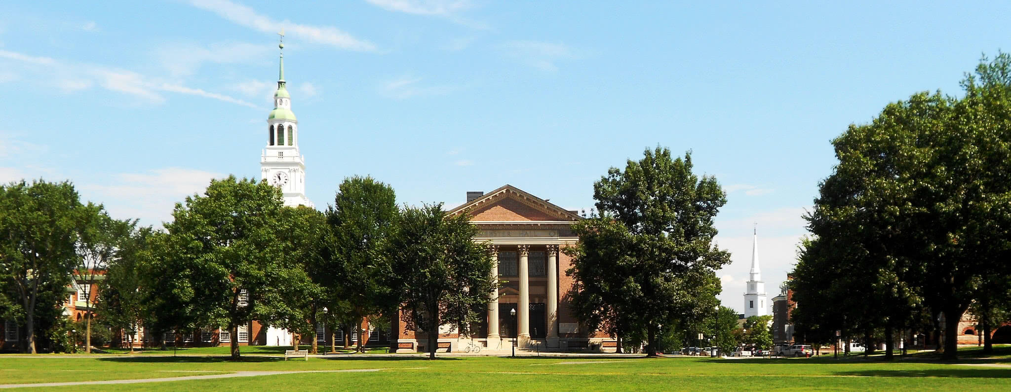 What's the Difference Between a College and a University