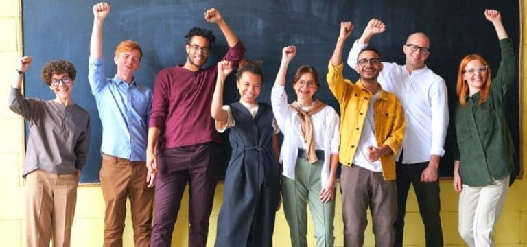 Organizations that Help Students of Low-Income Households Go to College