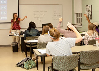 5 Myths about the First Day of College | College Raptor