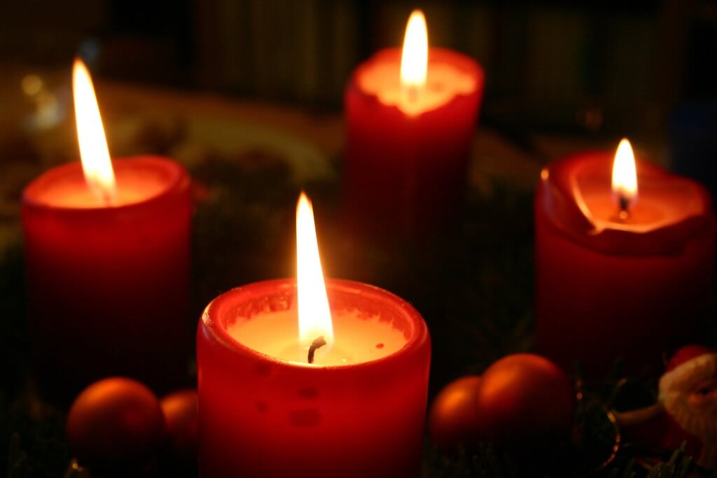 10 Colleges with a Heartwarming Holiday Tradition - College Raptor