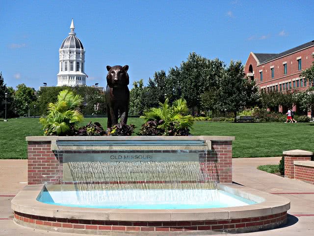 Colleges With the Coolest Pools & Swimming Facilities